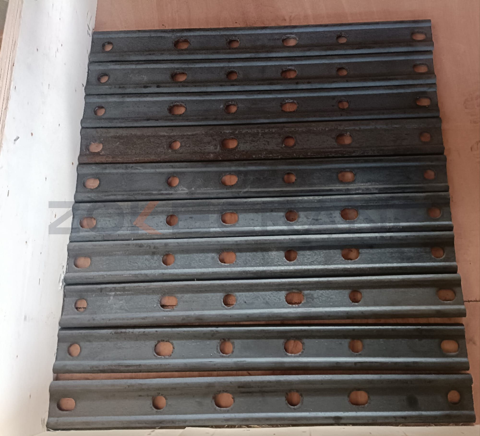 Crane Runway Beam and Bus Bar Exported to Chad | ZOKE CRANE